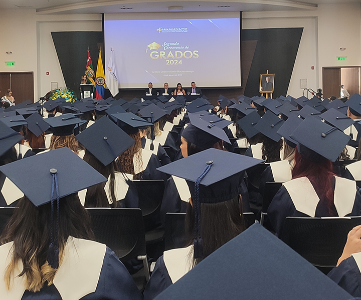 UNIMINUTO Centro Universitario Bucaramanga celebra la graduación de ...